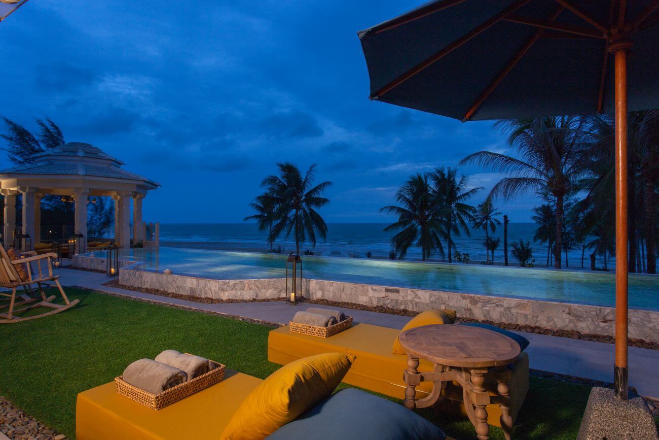 Devasom Khao Lak Beach Resort & Villas - jetzt bei JOURNEY D.LUXE